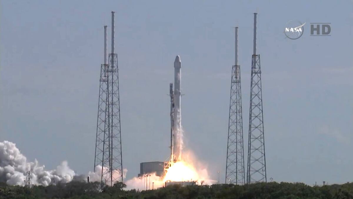 USAF Certifies SpaceX for Military Launches