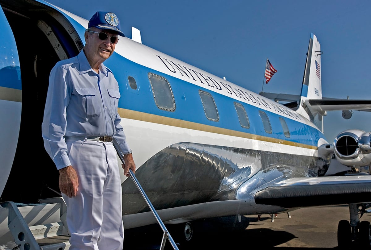 Former Air Force One pilot for LBJ dies in Texas at 90
