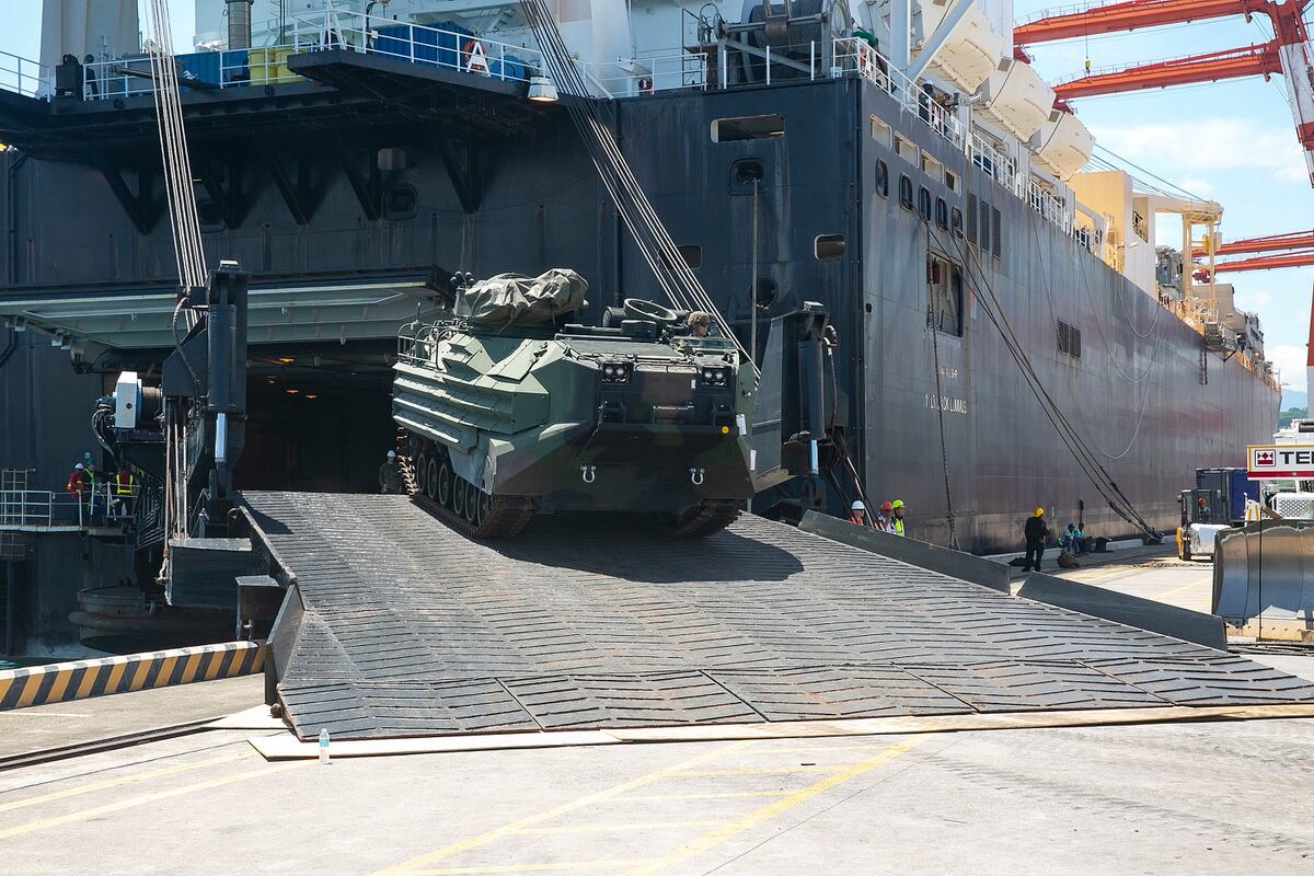 Pentagon investigators slam military’s oversight of supply ships