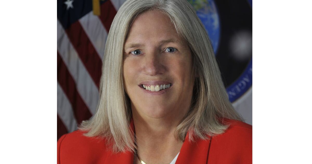 Trump taps former CIA employee for senior intel position