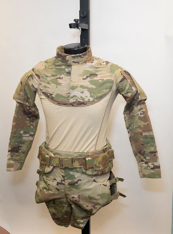 Deploying soldiers could see lighter body armor by 2018
