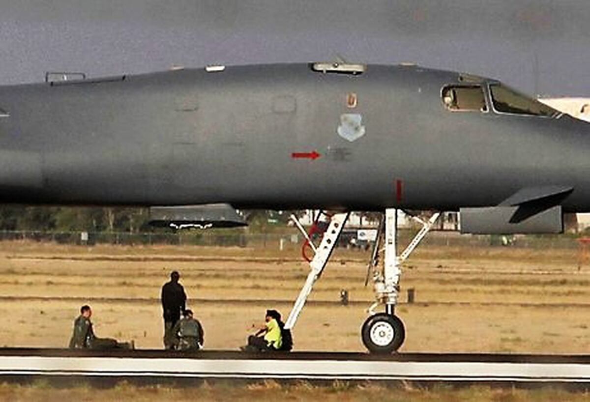 Air Force reveals risks, bravery behind B-1 emergency landing and blown ...