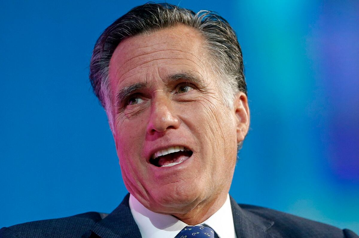 Romney makes it official: He's running for Utah Senate seat