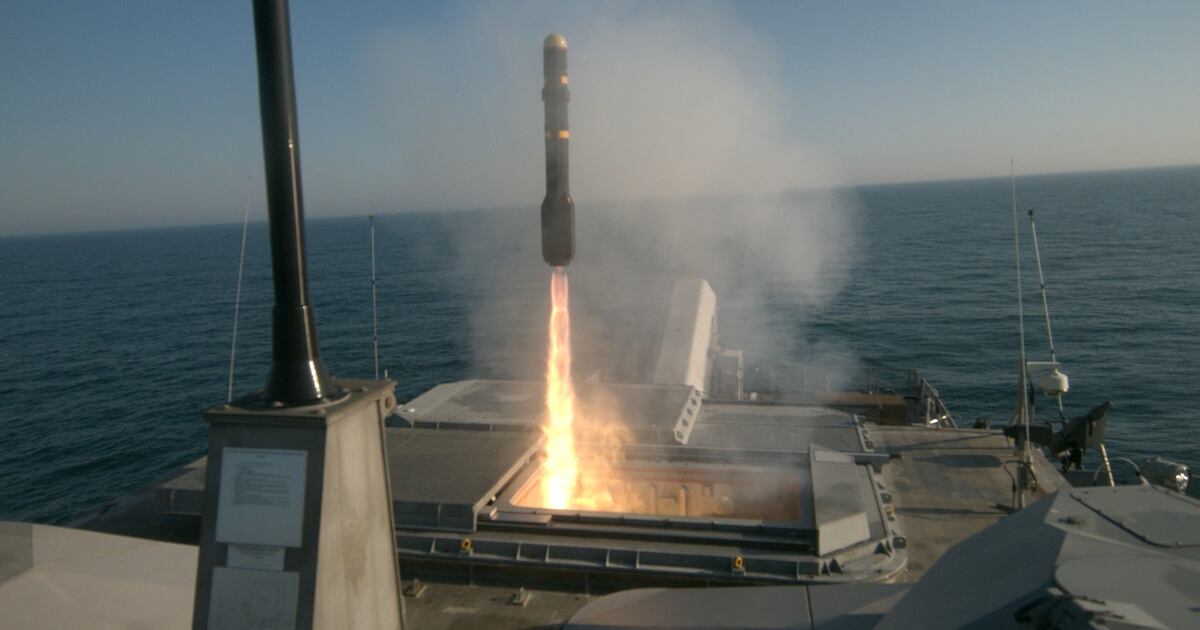 LCS Milwaukee fires Longbow missiles in mission module test