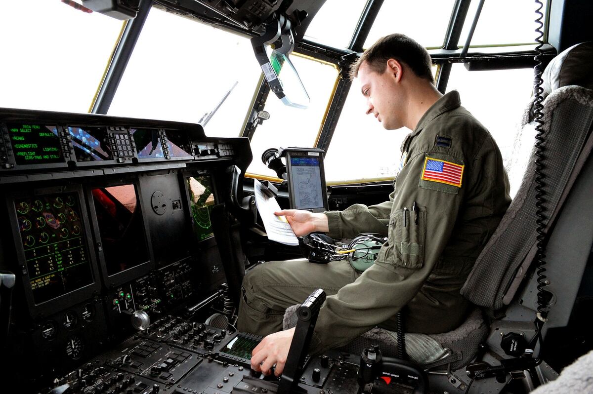 Air Mobility Command turns to airmen for ideas to fix its pilot ...