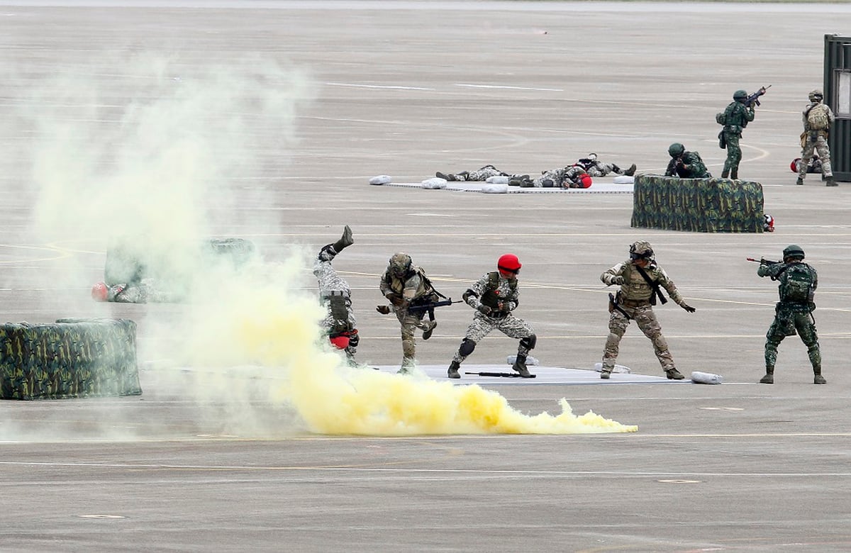 Taiwan looks to boost artillery forces to counter China