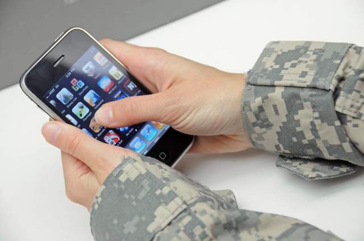 NIST opens mobile devices to PIV card authentication