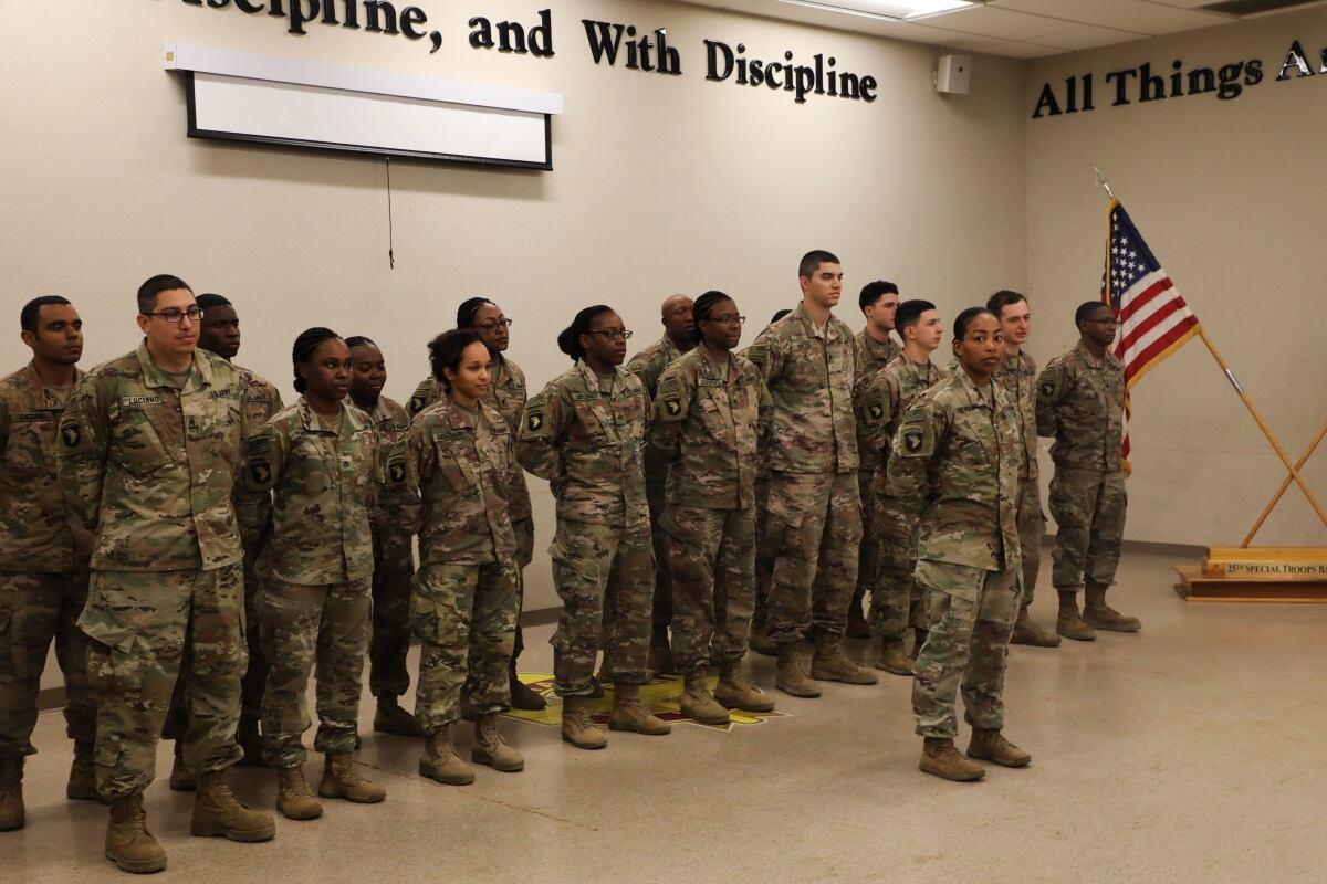 19 soldiers from 25th ID return home for Christmas after 9 months abroad