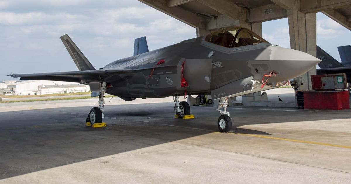 How is the F-35 improving its dogfighting skills in Japan?