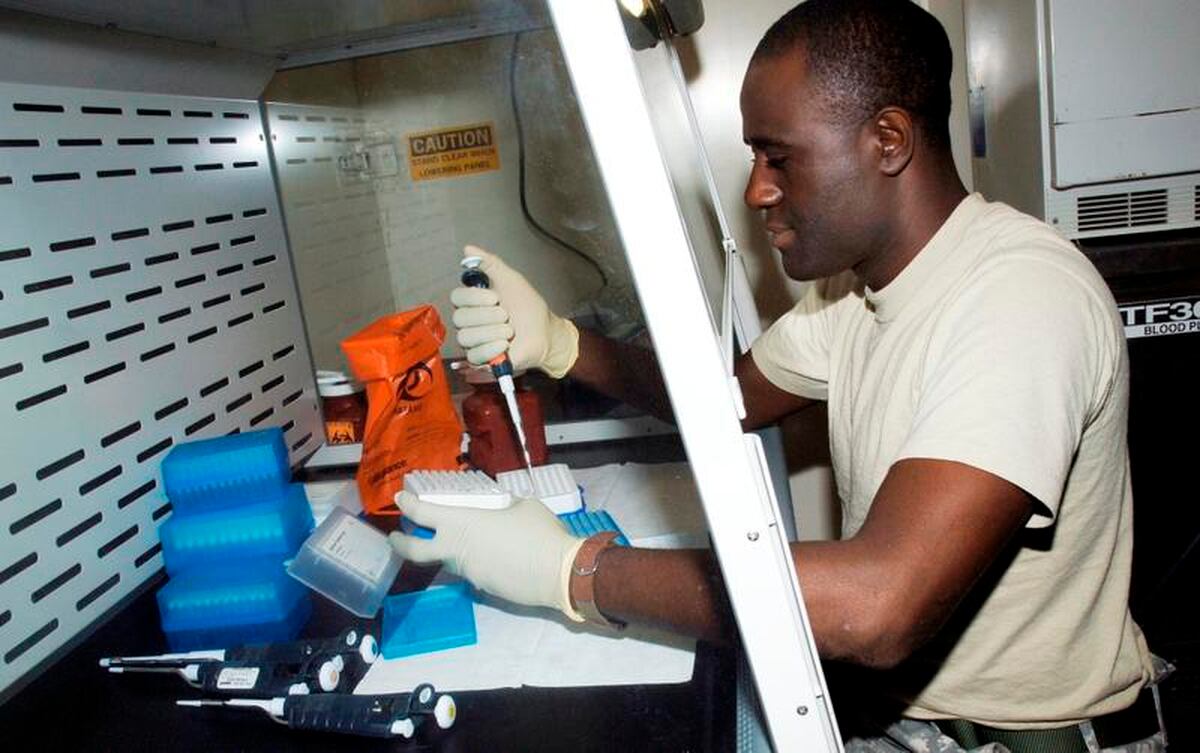 Army medical lab joining Ebola fight in West Africa