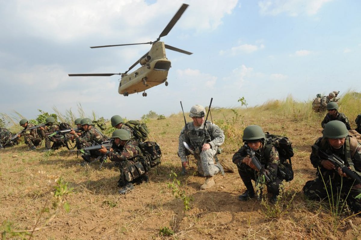 U S Philippines Start Combat Drills Amid Chinese Reclamation