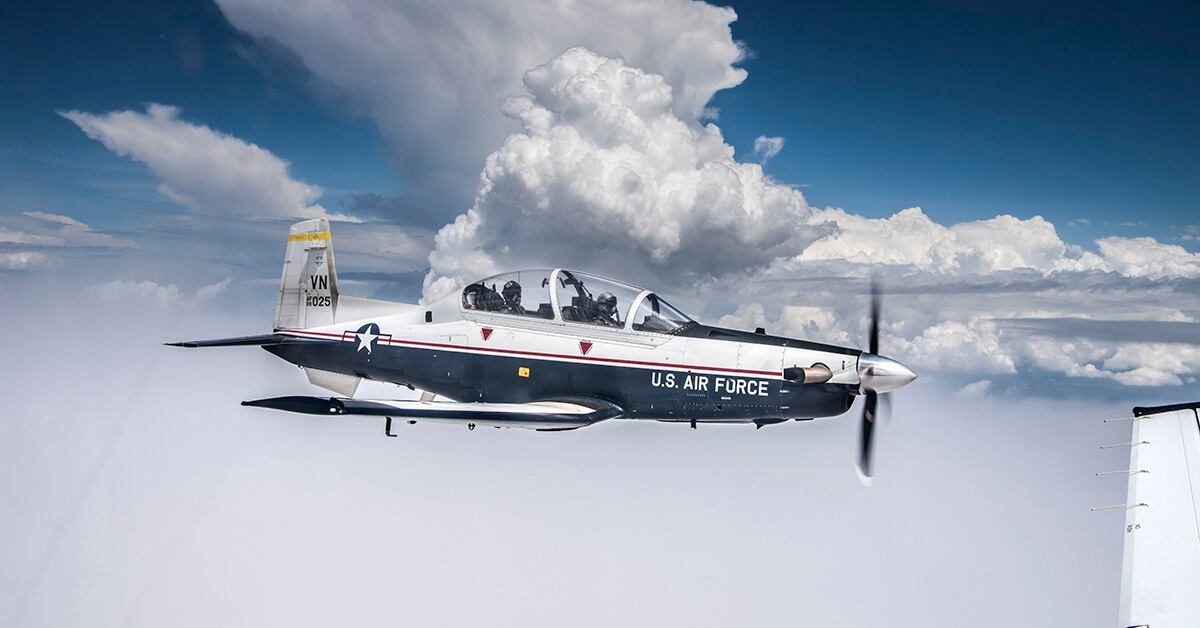 T-6 from Sheppard crashes; pilots safely eject