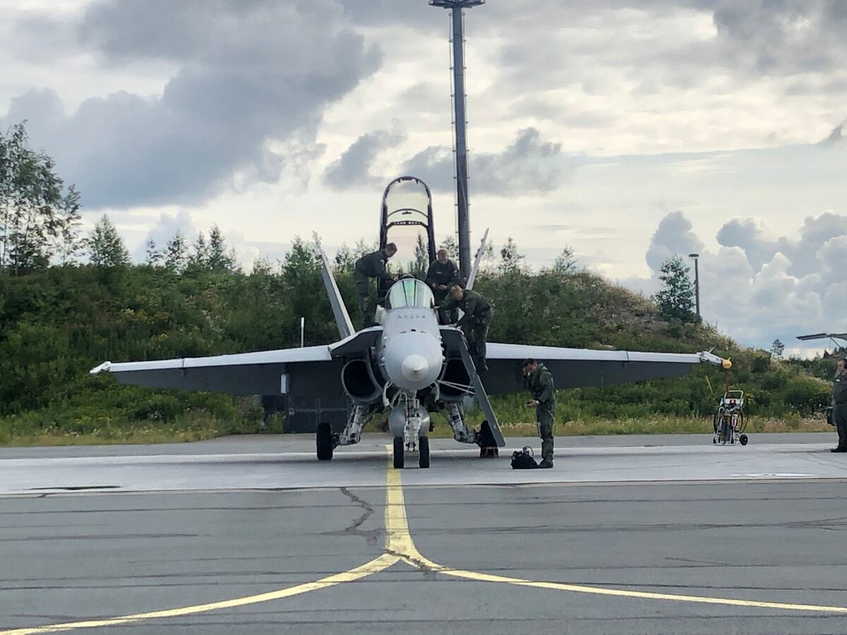 The US Air Force’s top general gets a taste of Finnish fighter tactics