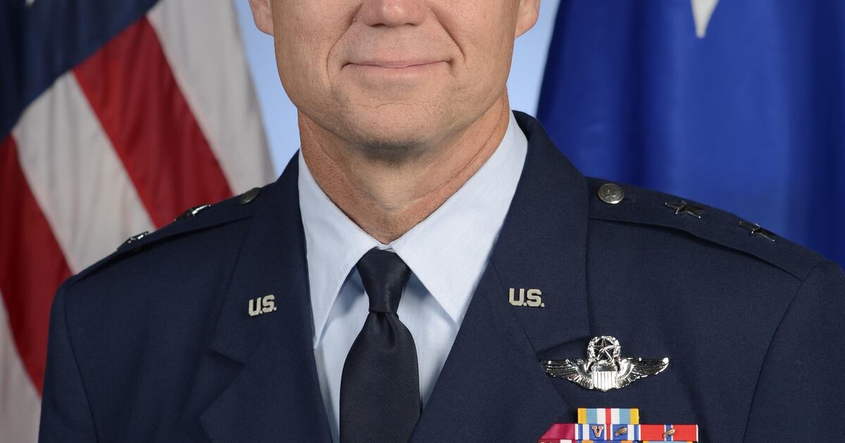 Maj. Gen. Kelly to become Hawk Carlisle's special assistant
