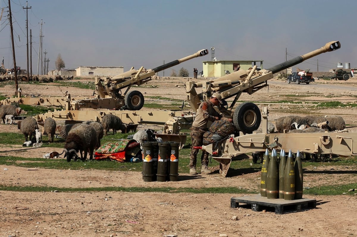 Marines teach Iraqis to call artillery strikes against ISIS