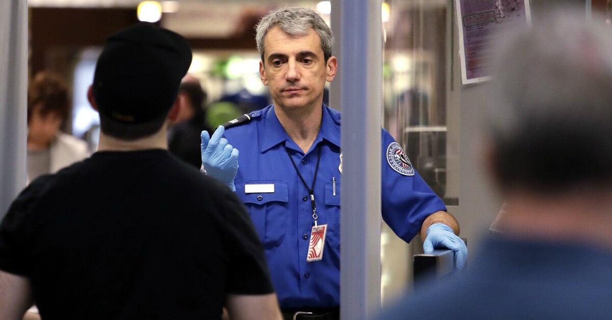 TSA officers now allowed to wear protective masks