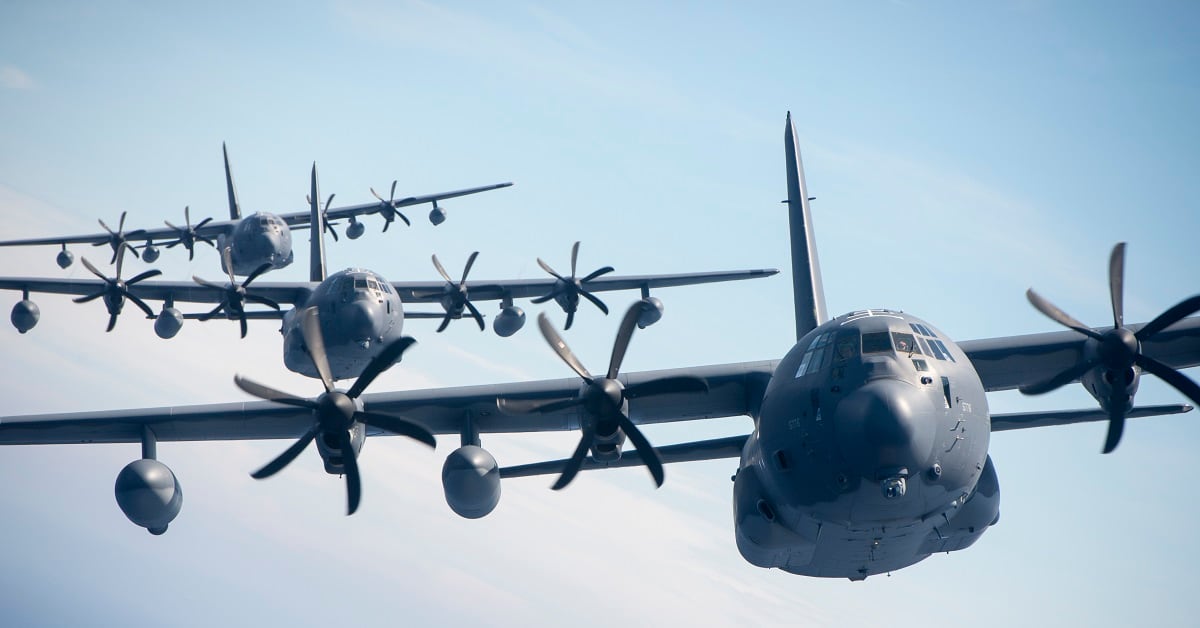 Special operations pilot awarded DFC with valor for airdrop under fire