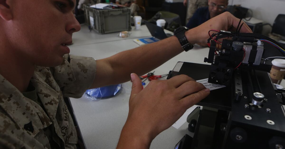 Here's how Marines are using 3-D printing to make their own parts