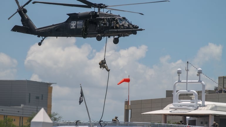 Special ops rescue Tampa mayor from terrorists (as part of a demo at SOFIC)