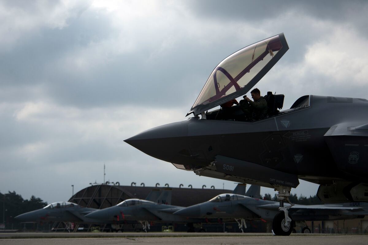 Clearing the air: F-35s to get upgrade for oxygen generating system ...