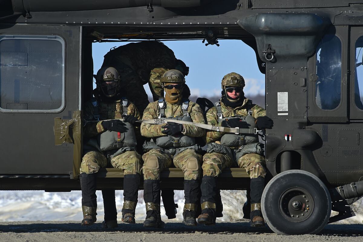 Afghan pilots to start training on Black Hawks in early October