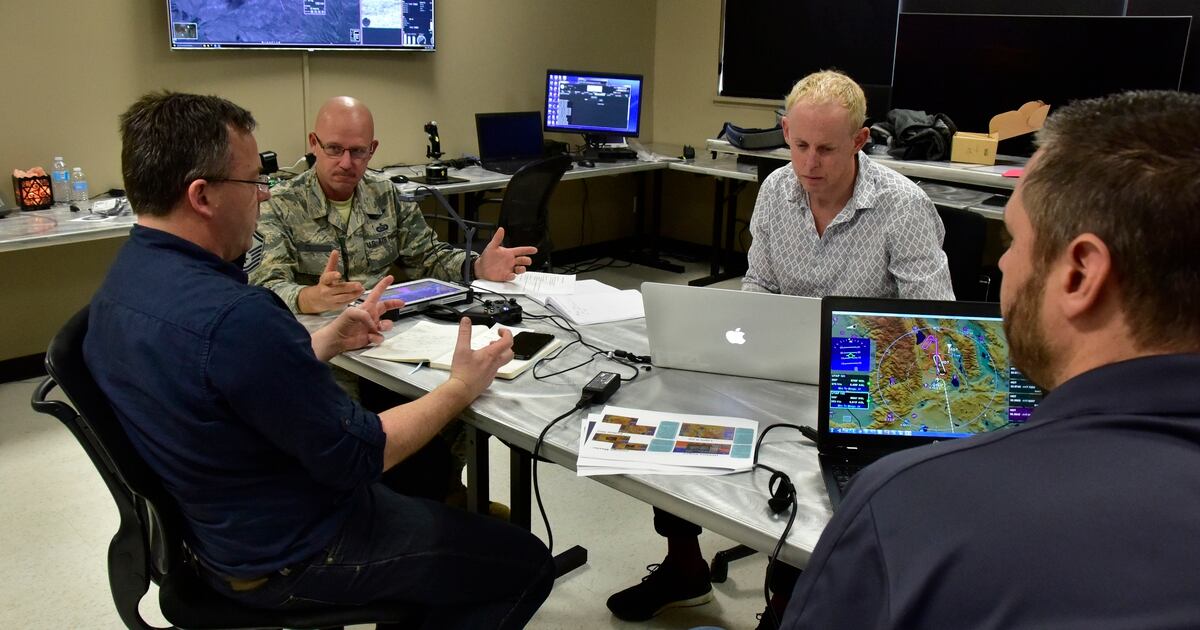 DIUx, SCO given special hiring and contracting authorities