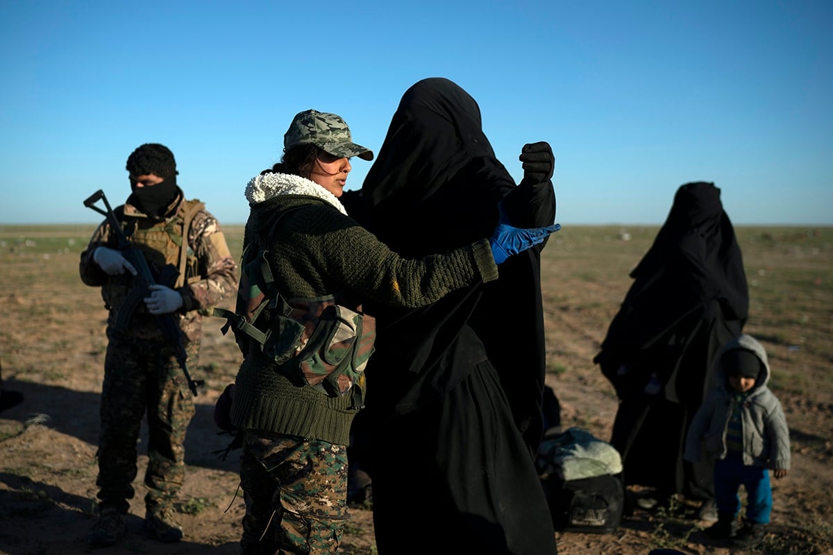 Syrian Kurds send 8 American women, children captured with ISIS back to ...