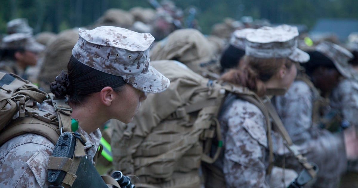 3 female enlisted Marines reporting for infantry duty