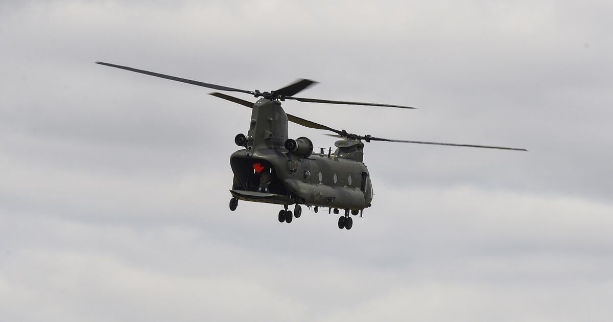 British CH-47 crews train with Marines during air tactics course for ...