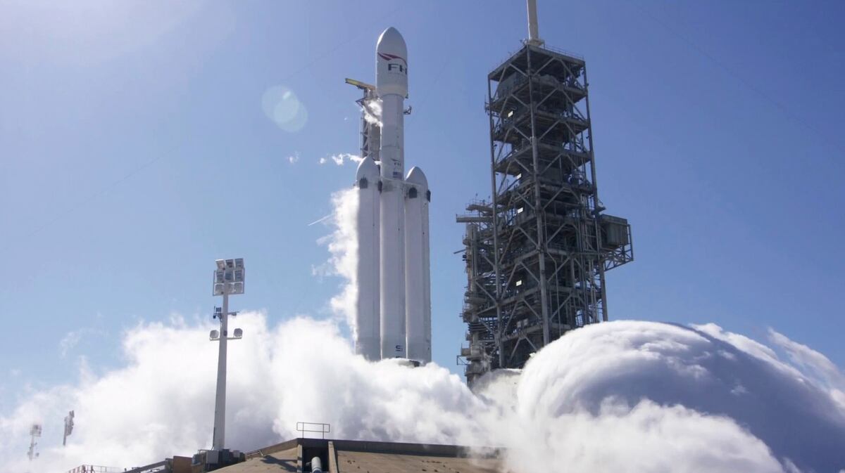 SpaceX’s Falcon Heavy rocket may mean big savings for DoD