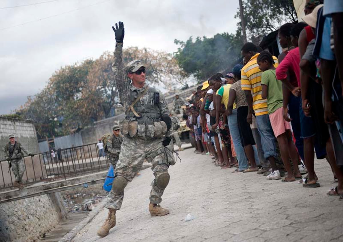 Soldiers use delicate touch in Haiti patrols