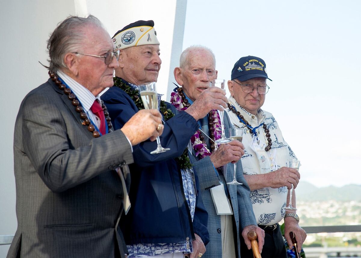 USS Arizona survivor Donald Stratton dies at 97 - Thee RANT