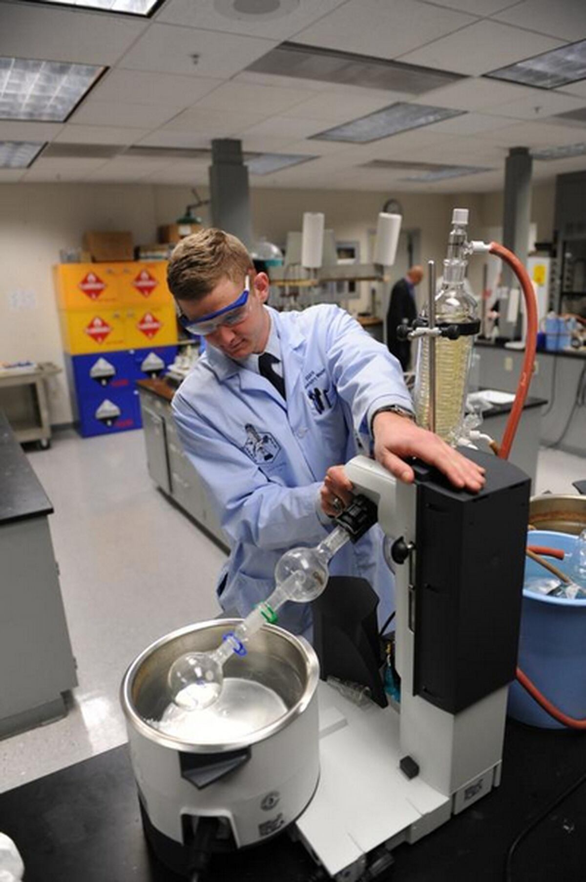 It's all in the chemistry: Academy researchers work on more precise ...