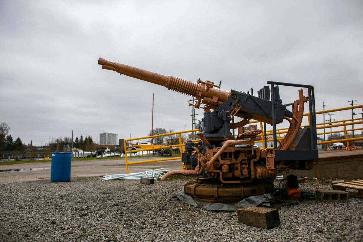 Museum ship to get WWII anti-aircraft cannon
