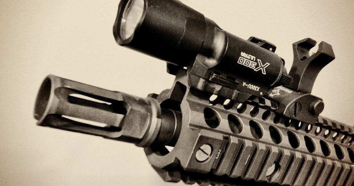 Surefire X300 Ultra: Strong enough for a carbine, but made for a pistol