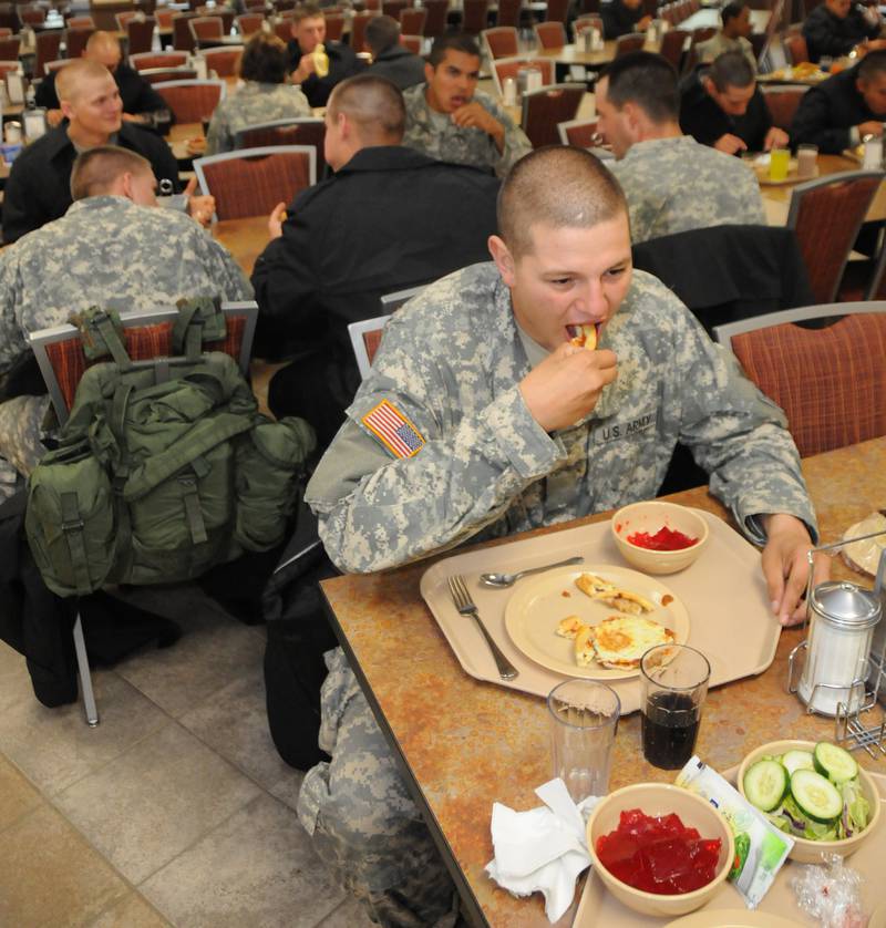 Army: 1 in 3 dining facilities will close or shrink within three years