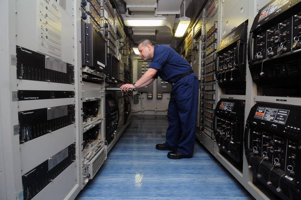Navy zeroes in on network cybersecurity, innovation, cloud