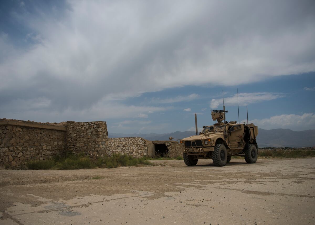 Suicide bomber attack at Bagram Airfield injures 3 Americans