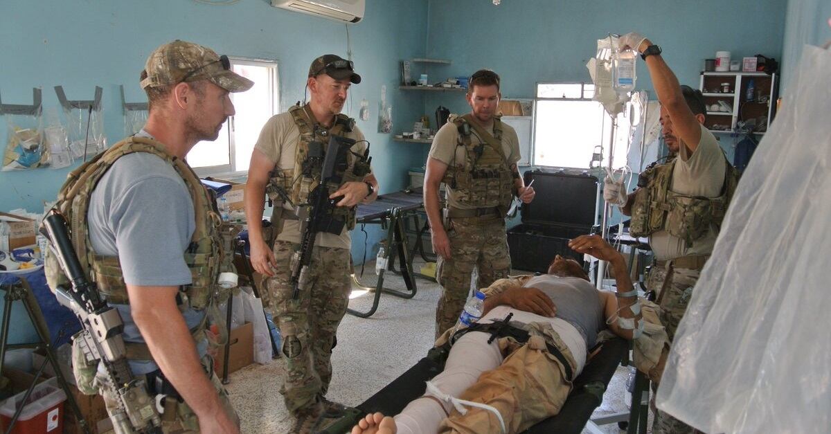 Surgical team on front lines of ISIS war to receive Bronze Stars