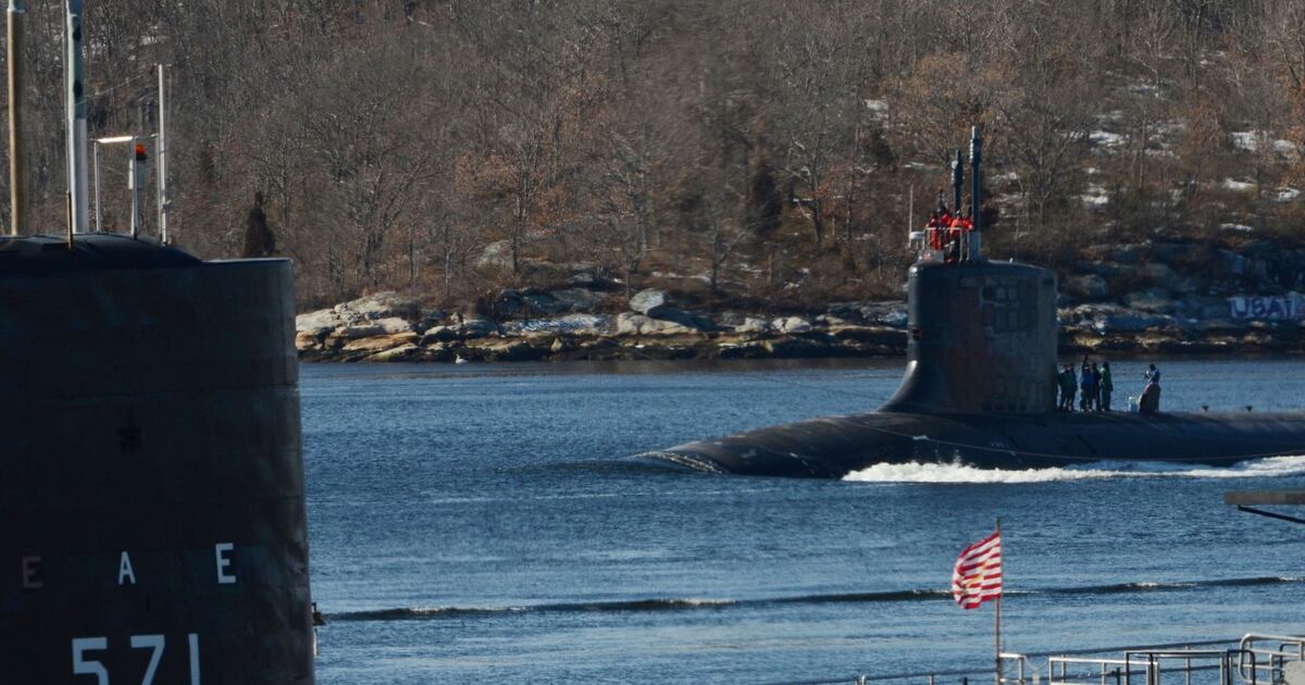 Undersea warfare center's new leader begins command