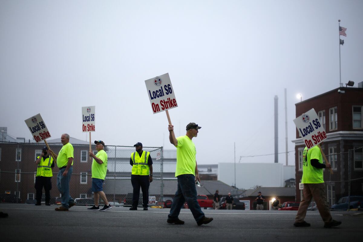 Production workers strike against major US Navy shipbuilder