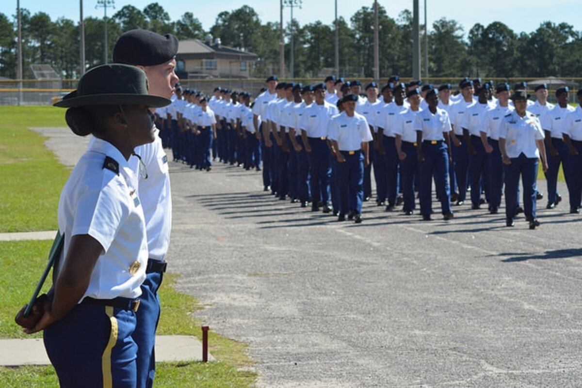 Army begins awarding new 'Soldier's Certificate' to basic training grads