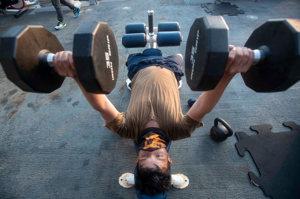 Here are the Navy’s standards for the new forearm planks, rowing events ...