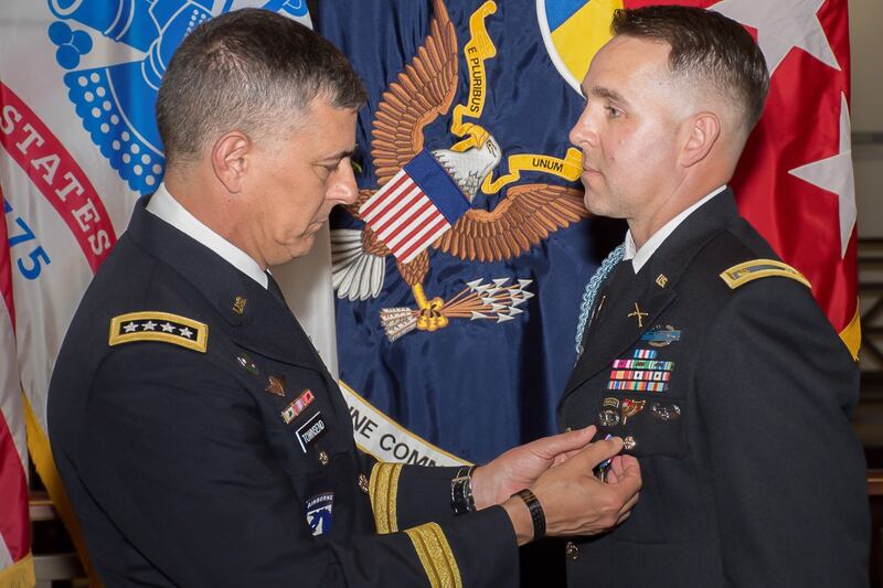 Army upgrades officer’s Silver Star for throwing a live grenade back at ...