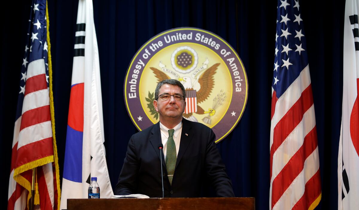 Ex-DoD official Carter leads list of SECDEF candidates