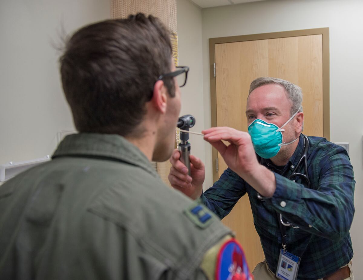 Military doctors treat patients who outrank them better, study says