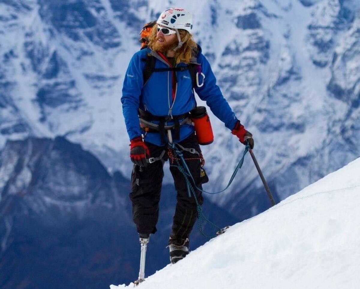 Two Iraq veterans strive to be first combat amputees to climb Everest
