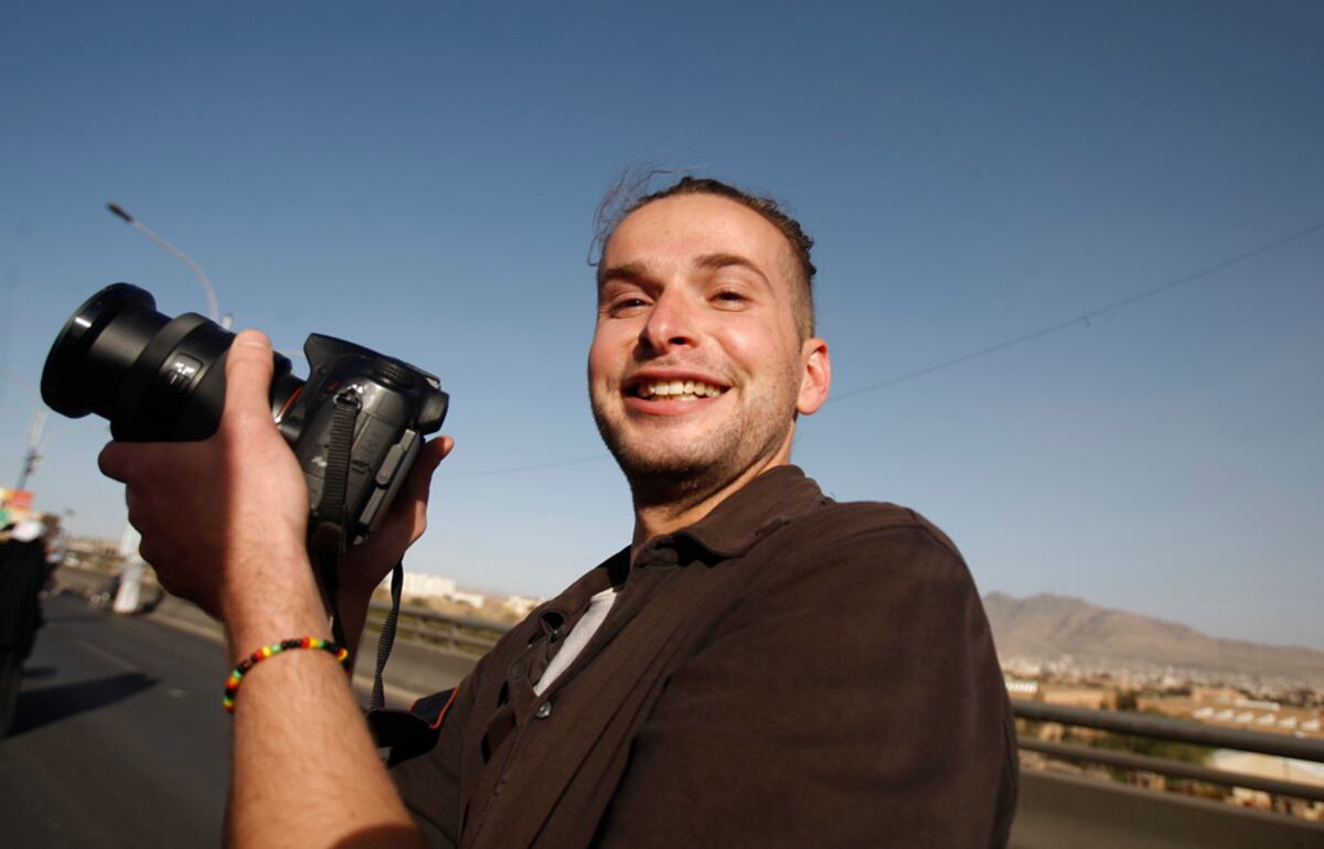 Yemen's al-Qaida threatens U.S. hostage in new video