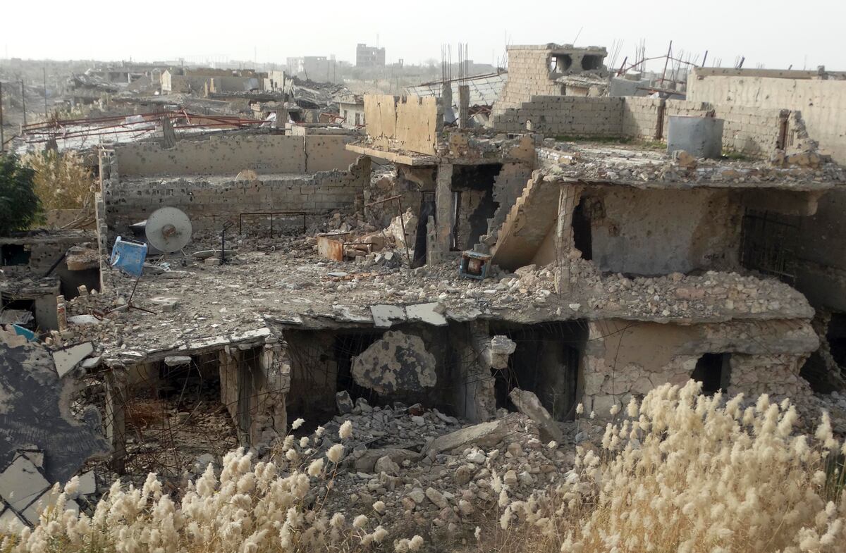 U.S.-backed Iraqi forces taking Ramadi block by block