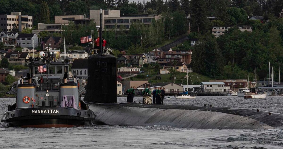 Damaged submarine Connecticut arrives in San Diego